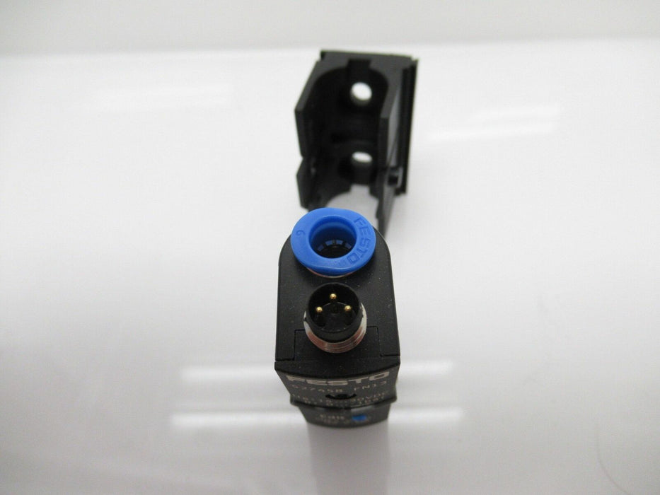Festo 527458 SDE5-V1-0-Q6-P-M8 Pressure Sensor ...